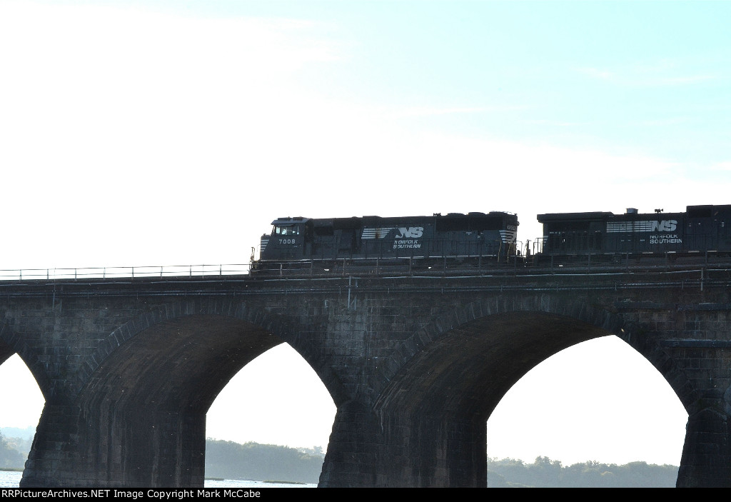 NS HH46 with lite power from Enola Yard to Harrisburg Yard.